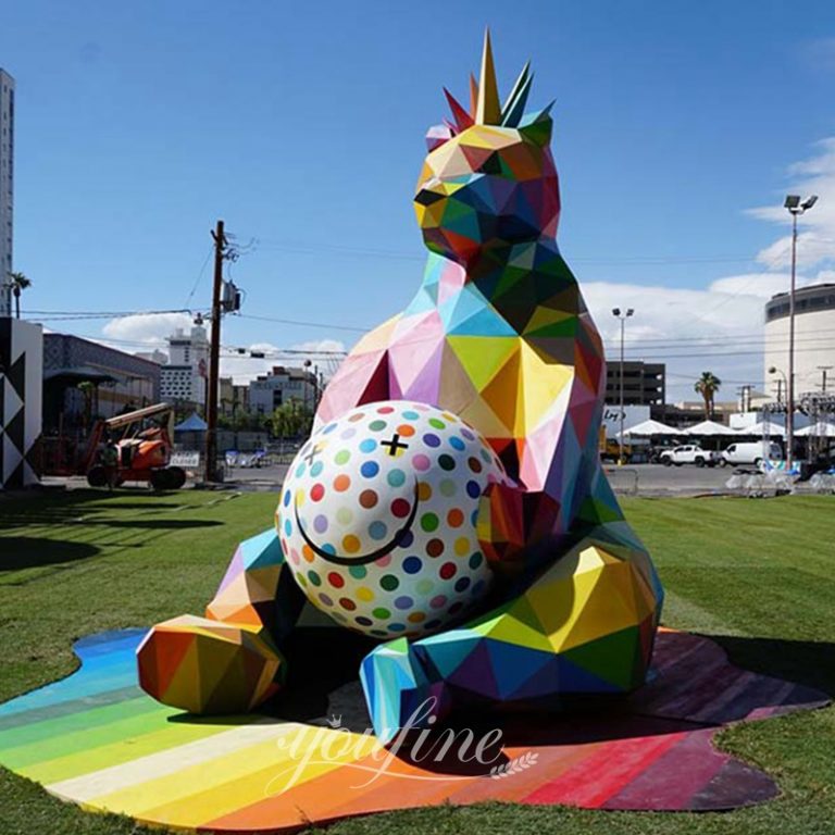Modern Bear Sculpture - The Perfect Addition to Your Space