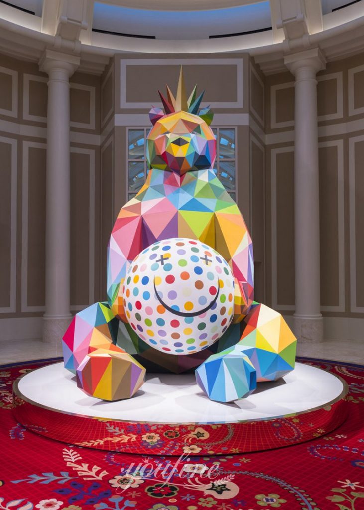 Modern Bear Sculpture - The Perfect Addition to Your Space