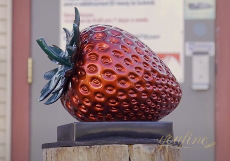 Large Metal Strawberry Sculpture for Outdoor Lawn
