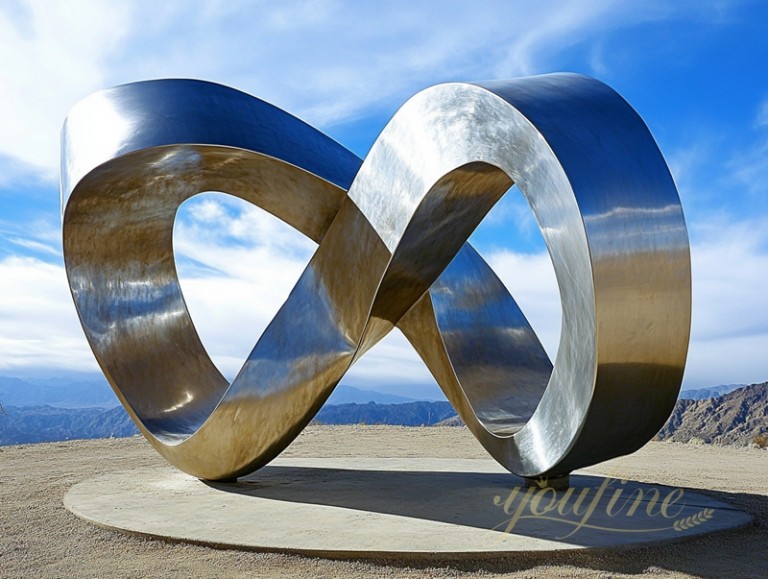 The Allure of Stainless Steel Sculptures in Desert Landscapes