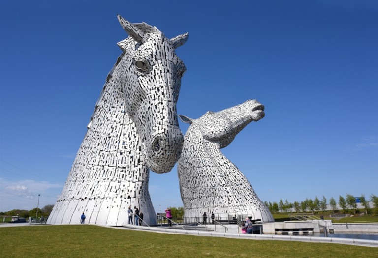 8 Most Popular Stainless Steel Monument Sculptures Around the World